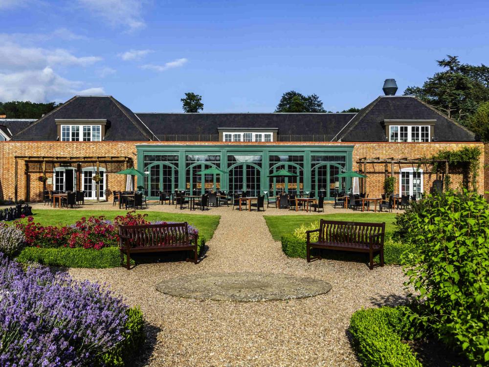 Warwick Overnight Spa Stay @ Mercure Walton Hall Spa Hotel - Staff ...
